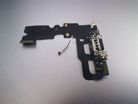 Iphone 7 замена нижнего шлейфа зарядки и микрофона в картинках