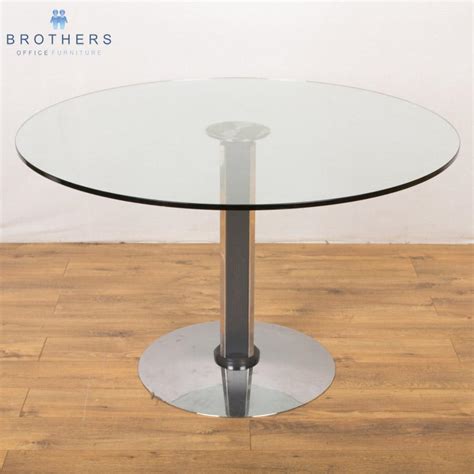 Glass 1200d Round Meeting Table