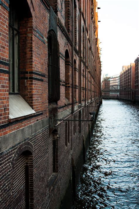 무료 이미지 겨울 도로 거리 골목 운하 도시 풍경 저녁 반사 수로 하부 구조 도시 지역 3168x4752