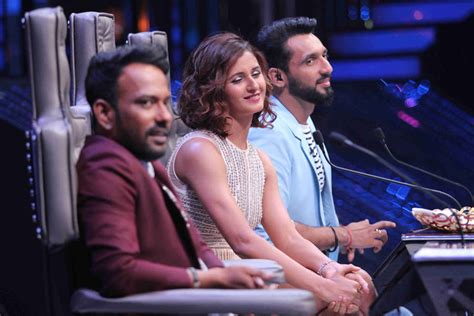 Dharmesh Yelande Shakti Mohan And Punit Pathak Smiles For The Camera