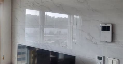 빠른시일에 신속하게 작업해주셨고 너무 깔끔하게 잘되었어요~ 시공한지 좀 되었는데 여전히 튼튼하답니다 기가지니는 최근에 제가 설치한거에요~ 젊으신 사장님 친절하시고 실력도