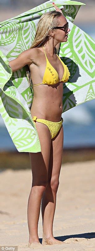 Leigh Allyn Baker En Maillot De Bain Instagram Star And Former