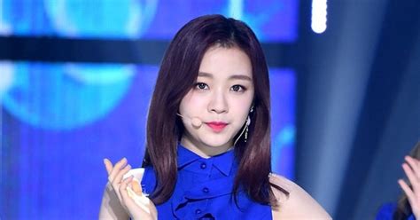 포토 에이프릴 진솔 눈부신 미모~