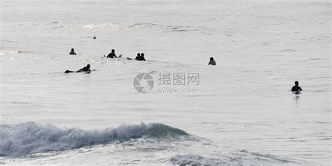 人们在海里游泳特拉维夫雅法特拉高清图片下载 正版图片502869236 摄图网