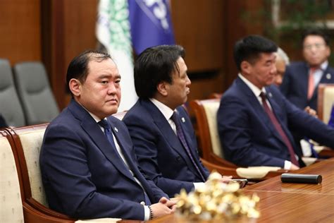 Монгол Улсын Ерөнхийлөгчид шинэ Засгийн газрын гишүүдийг танилцууллаа Монгол Улсын