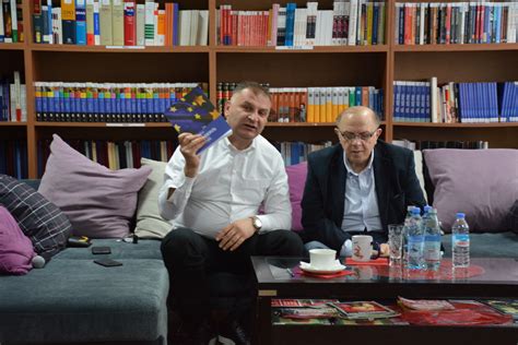 ლევან ბერძენიშვილის საჯარო ლექცია „დავუბრუნდეთ წიგნებს“