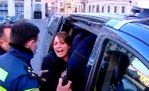 ელენე ხოშტარია დააკავეს