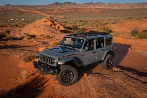 Back By Popular Demand Eight Speed Automatic Returns To 2025 Jeep® Wrangler V 6 Stellantis Blog