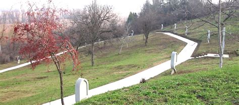 Petrovaradinci Na Križnom Putu Biskupijsko Svetište Gospe Tekijske