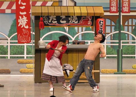 笑いは世界共通。お笑いの街・大阪にある外国人も楽しい「なんばグランド花月」の魅力 Live Japan 日本の旅行・観光・体験ガイド