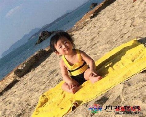 汪小菲與玥兒游泳照曝光 大s抱女兒又高又瘦被狂點讚 每日頭條