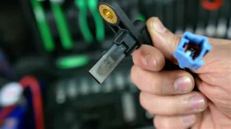 3 Signs Of A Defective Tire Pressure Sensor