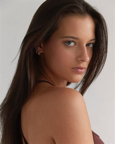 Picture Of Taya Brooks