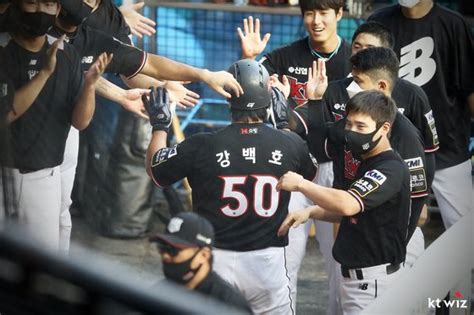 강백호 4할 타율만큼 주목되는 출루율 1위 중앙일보