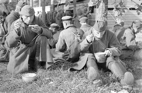 Jyrkinen Mirkka Danielsbacka VANKIEN VARTIJAT Ihmislajin Psykologia Neuvostosotavangit Ja