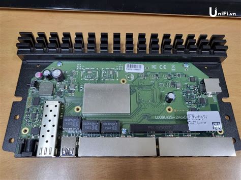 Thiết bị cân bằng tải Router MikroTik L UiGS RM Unifi vn