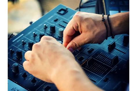 How To Make A DJ Mix