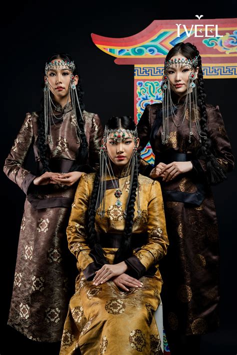 Iveel ИВЭЭЛТЭЙ ЦАГААН САР Үнэ 330 000 Size S M L САЛБАР 1 📍ТУМБААШ 1 давхар цагийн хуваарь 9