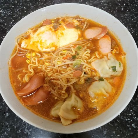 콩나물 만두 소세지 넣고 끓인 라면 꿀팁 캐시피드