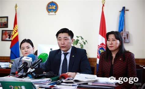 “Ц Нямдорж Ө Энхтүвшин Ч Улаан Н Энхболд нар давхар дээл өмсөөд ч даахгүй болчихоод
