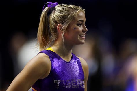 Olivia Dunne Stuns In Red Swimsuit While On Vacation The Spun