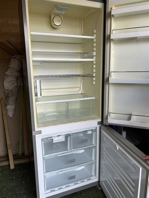 Хладилник с фризер Liebherr гр София Център • Olx Bg