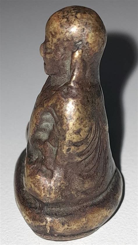 หลวงพ่อเงิน พิมขี้ตาสามชาย Ennxo