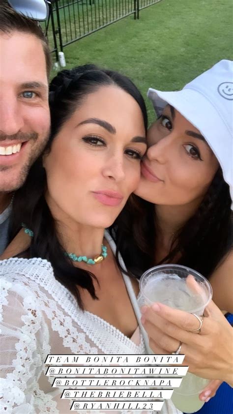 Pin By Vidunima Mapatuna On ♥️the Bella Twins♥️ Bella Twins Nikki And Brie Bella Brie Bella