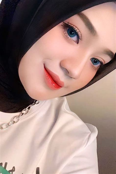 👉 Klik Di Sini Untuk Rekomendasi Produk Hijab Wanita Cantik Gaya