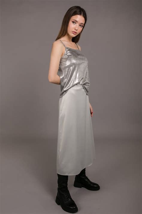 Атласна спідниця міді світло бежевого кольору купити в інтернет магазині Аржен