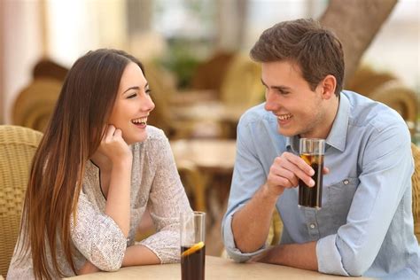 Traits Men Find Attractive In Women Romancoholic