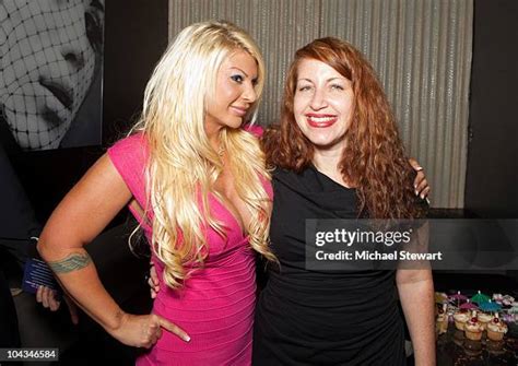 57 Kristin Davis Lainie Speiser Photos And High Res Pictures Getty Images