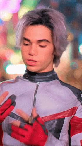 Descendants Descendants Gif Descendants Descendants Descendants Discover Share Gifs
