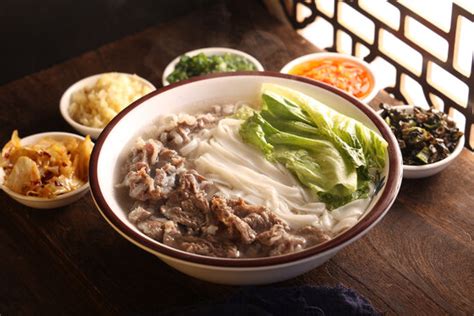 原汤牛肉粉中国菜系食品餐饮摄影素材汇图网