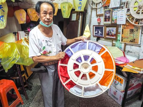 A Guide To Shifen Old Street Taiwans Famous Sky Lantern Spot Taiwan