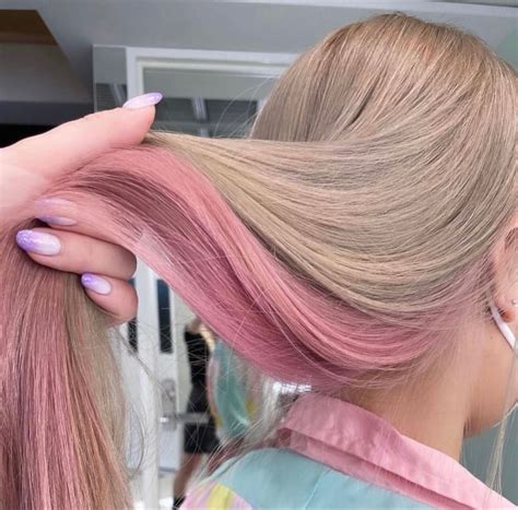 Pin By Zosia Szczepańska On Stylizacje Pink Blonde Hair Peekaboo