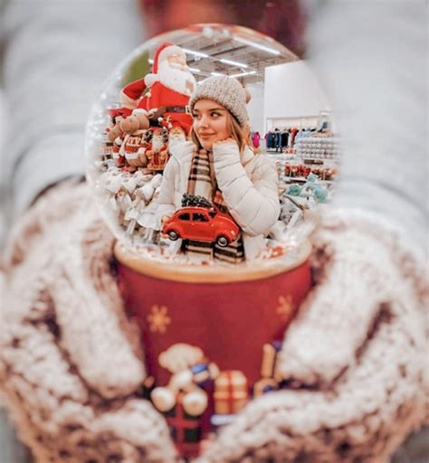 КАК СДЕЛАТЬ НОВОГОДНИЙ ШАРИК С ВАШЕЙ ФОТОГРАФИЕЙ ВНУТРИ Нам понадобится приложение Picsart