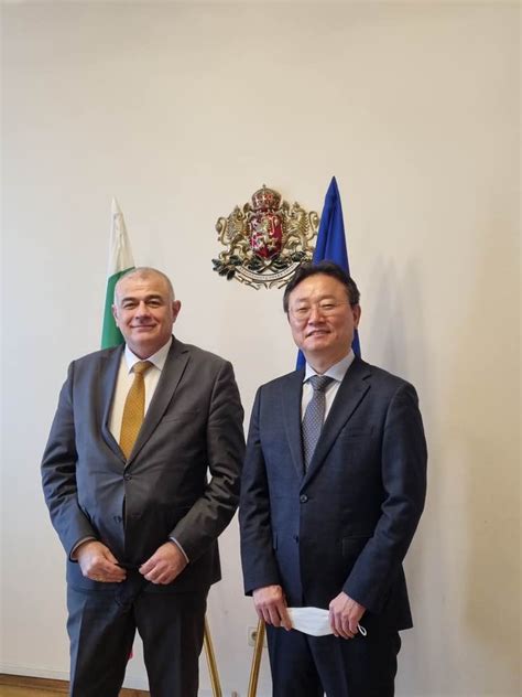 Среща с Георги Гьоков министър на труда и социалната политика 상세보기 Дейност на