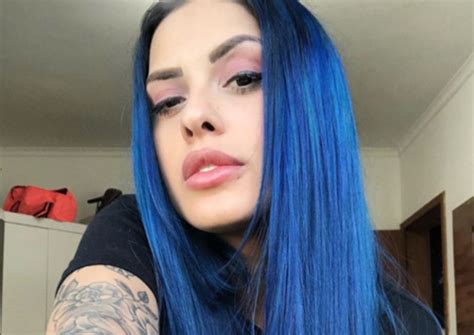 Tati Zaqui Esquenta O Clima Ao Surgir Nua Em Ensaio Sensual Famosos Tv Manaus