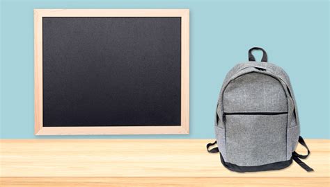칠판의 최소한의 구성 여유 공간과 배낭이있는 탁상 교육에 관한 개념 그림 수평면 각도에 대한 스톡 사진 및 기타 이미지 수평면 각도 책상 0명 Istock