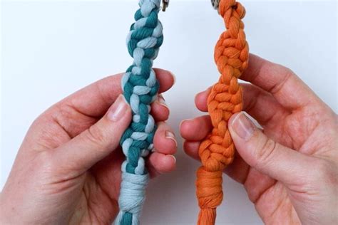 Easy DIY Spiral Macrame Keychain Free Pattern Marching North