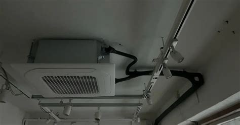 매장오픈전 기존 에어컨이 고장나서 급하게 여러곳 비교후 선택한곳인데 응답이 매우 빠르시고 추운날이었는데 어두운 시간까지 꼼꼼하게 잘 처리해주셔서 너무 감사했습니다 왜