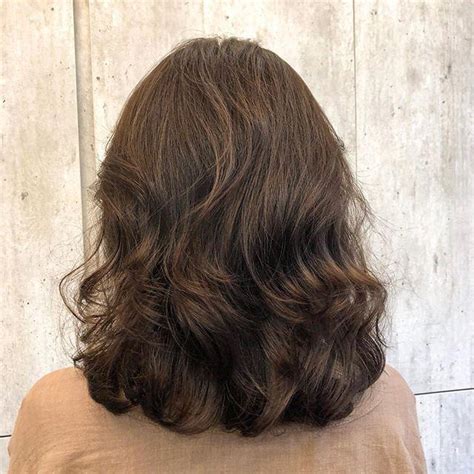 12款流行卷发，大气又时尚，2020年做卷发就选择这样的发型 发型 大气 时尚 新浪新闻