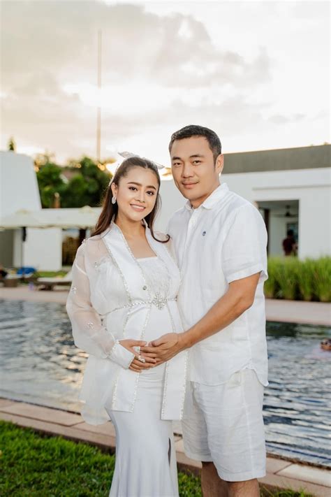 អបអរ ឱក សុគន្ធកញ្ញា សម្រាលកូនទី២ ដ៏គួរឲ្យស្រលាញ់ម្នាក់ Khmerload Cambodia Latest News