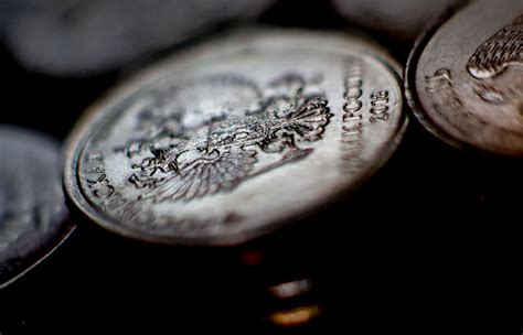 Дефицит федерального бюджета РФ в онлайне перевалил за 4 трлн рублей