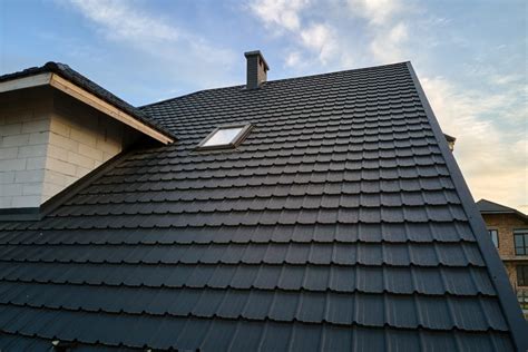 Metal Vs Shingle Roofs Which Is The Better Option For Your Home