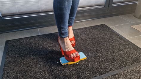 Abby Giantess Crush A Toy Car 1970s Chevrolet Impala In Chunky Platform