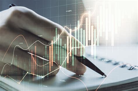 배경 외환 및 투자 개념에 메모장에 손으로 쓰기와 추상적 인 창조적 인 금융 그래프의 다중 노출 거래자에 대한 스톡 사진 및 기타 이미지 Istock