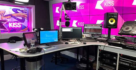 The Best 16 Radio Stations In London Best In London