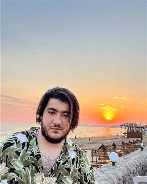 Hashim Hashimli Medium